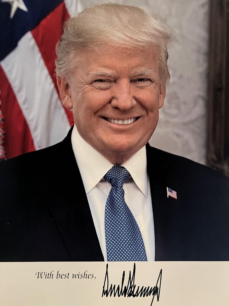 Donald Trump facsimile signed photo | EstateSales.org