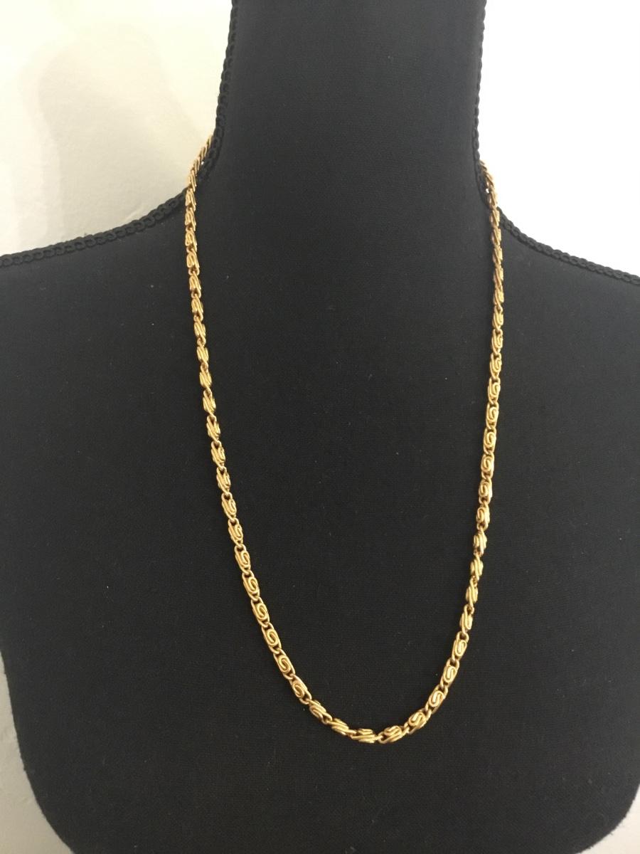 Vintage gold tone chain necklace with Beautiful snap clasp ...
