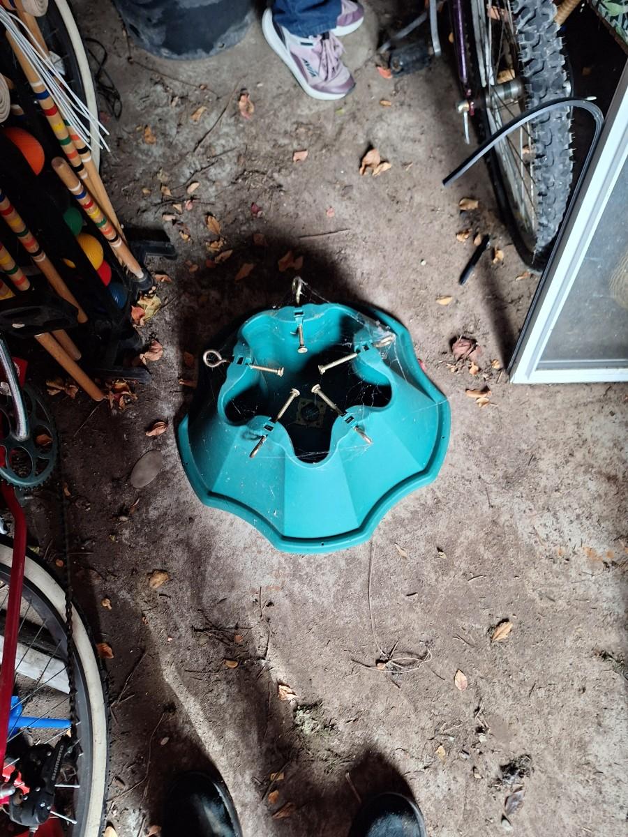 Tree Stand | EstateSales.org