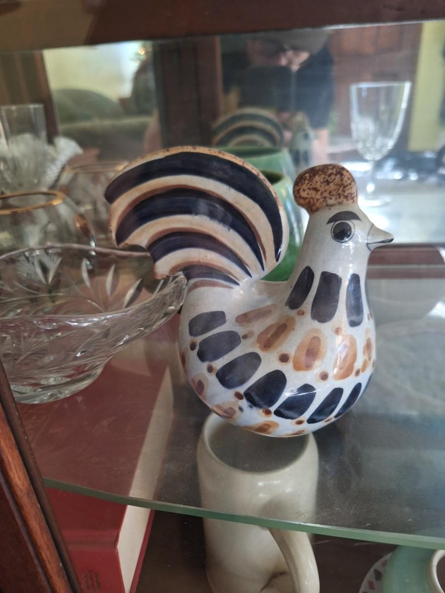 Chicken Pottery | EstateSales.org