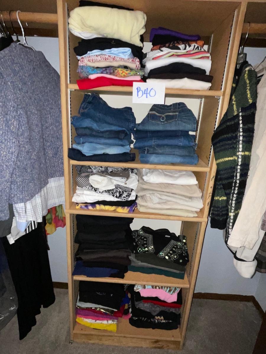 B40-Large Clothing Lot | EstateSales.org
