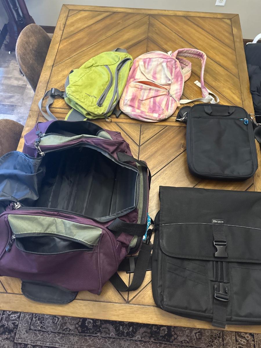 Bags 1 | EstateSales.org