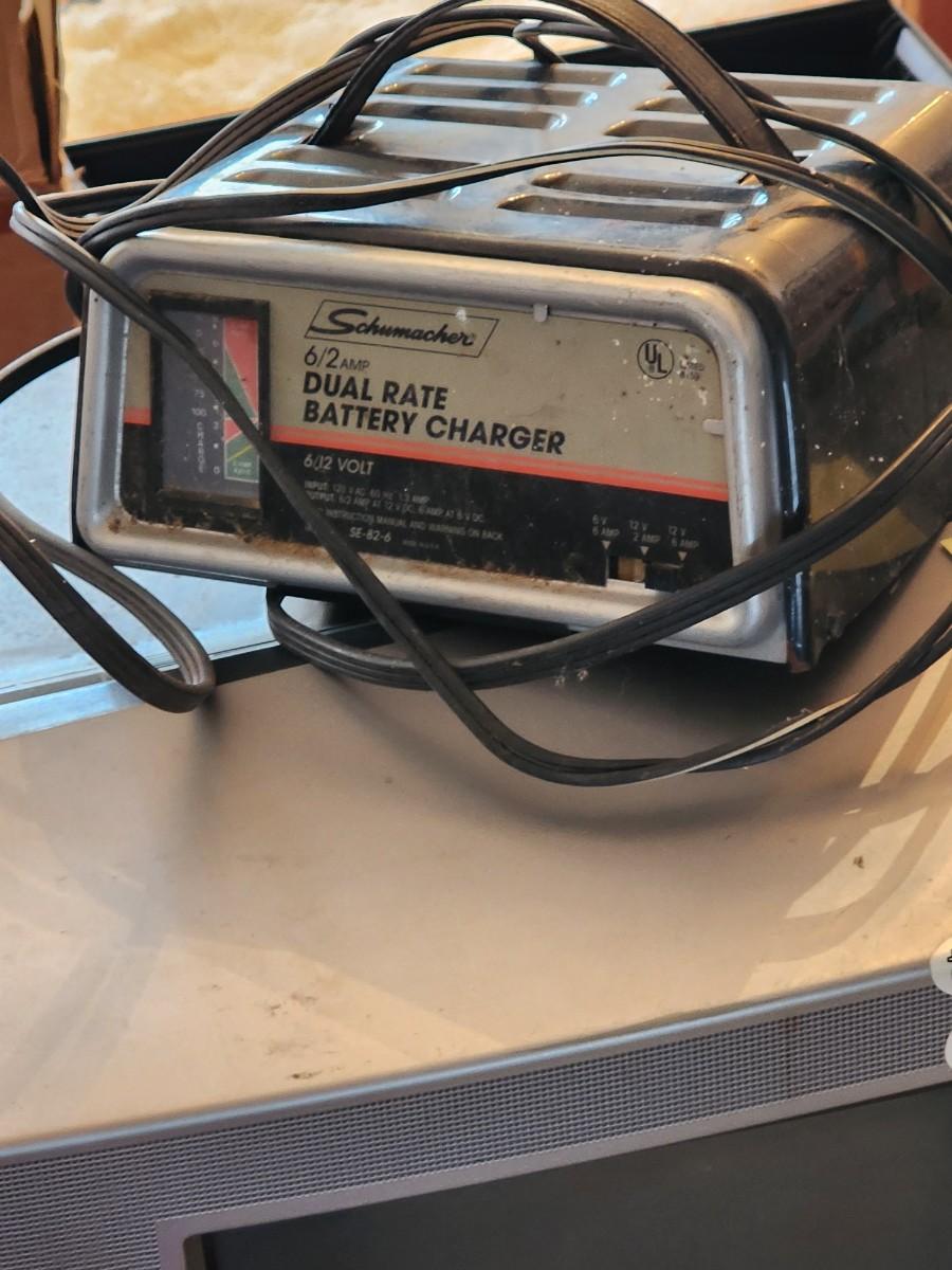 Dual Rate battery charger | EstateSales.org