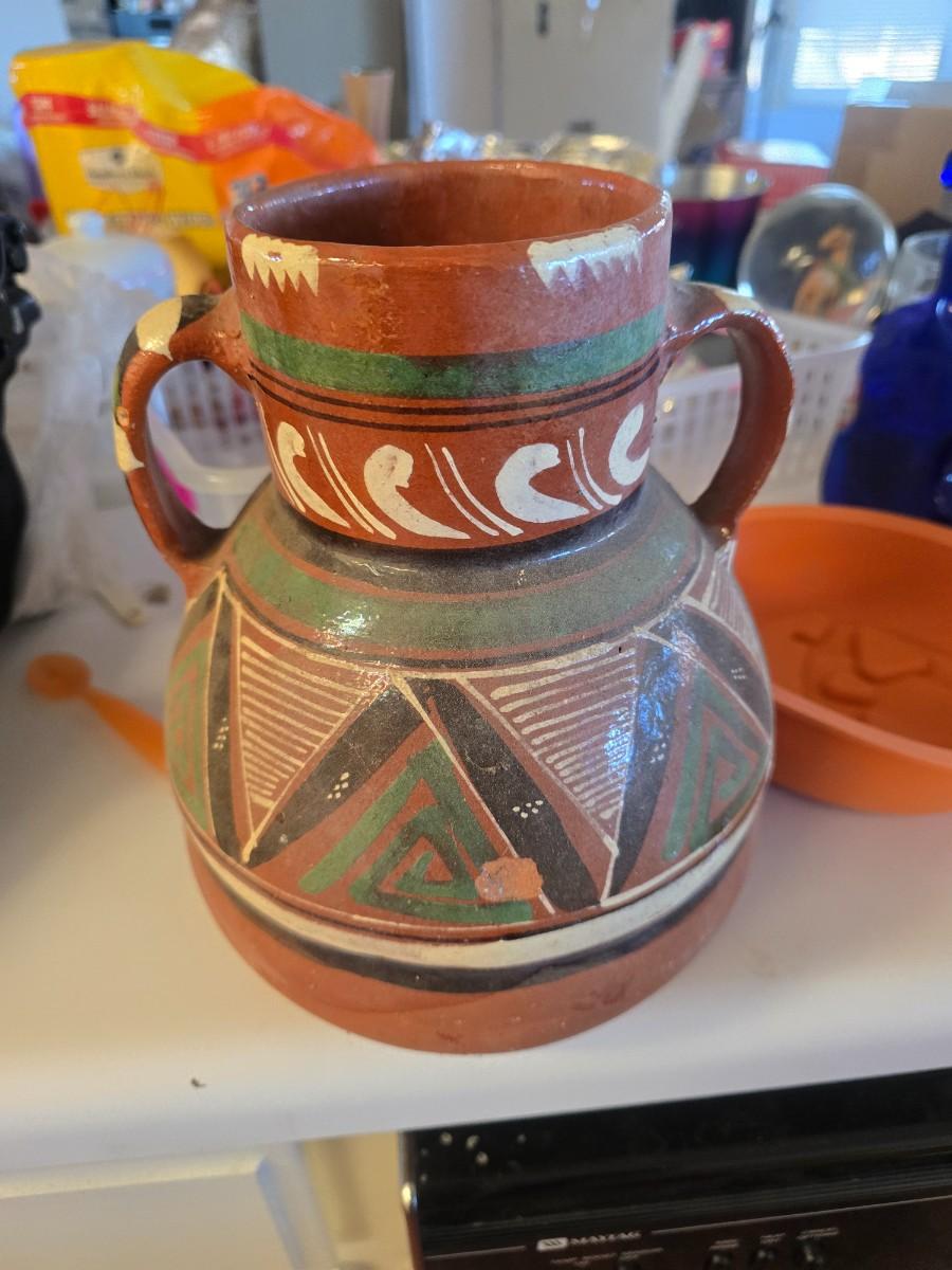 Clay Jar | EstateSales.org