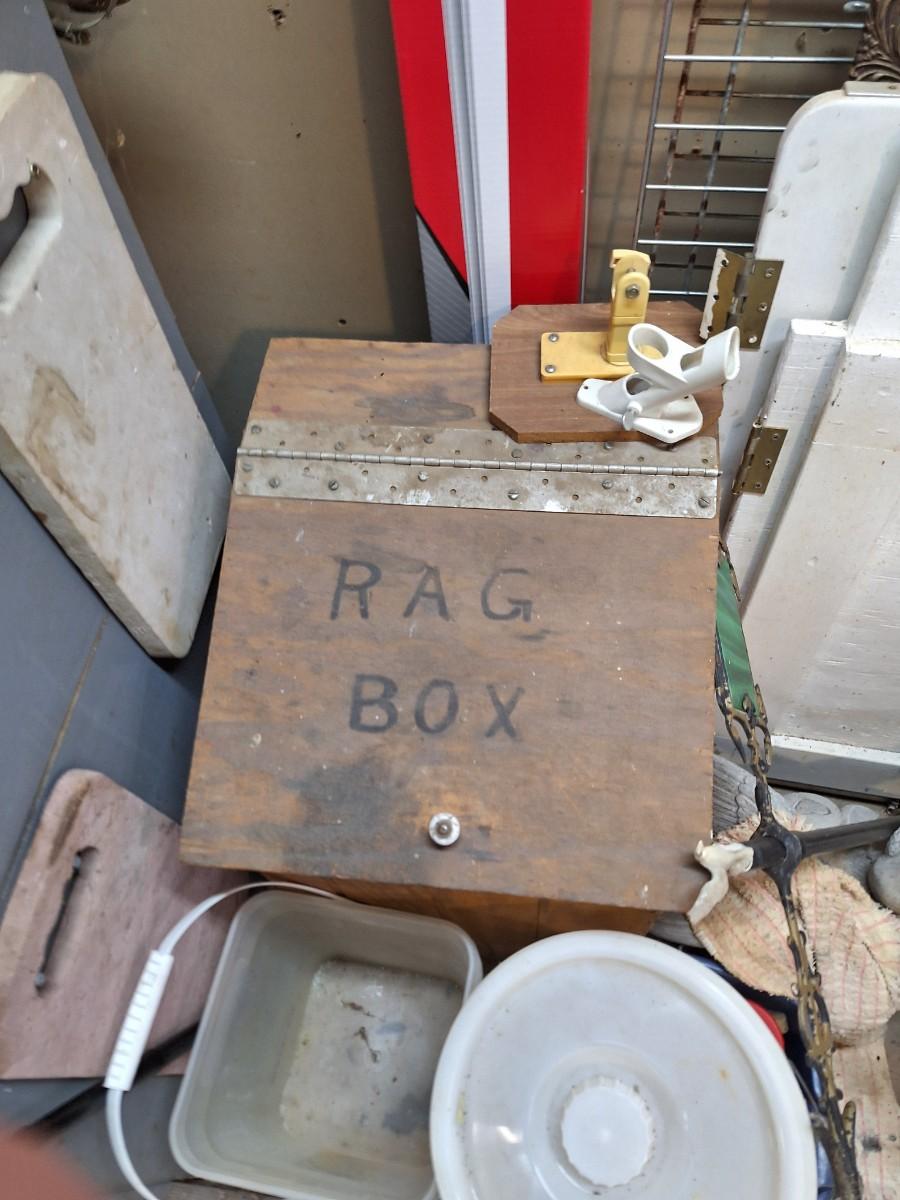 Rag Box | EstateSales.org
