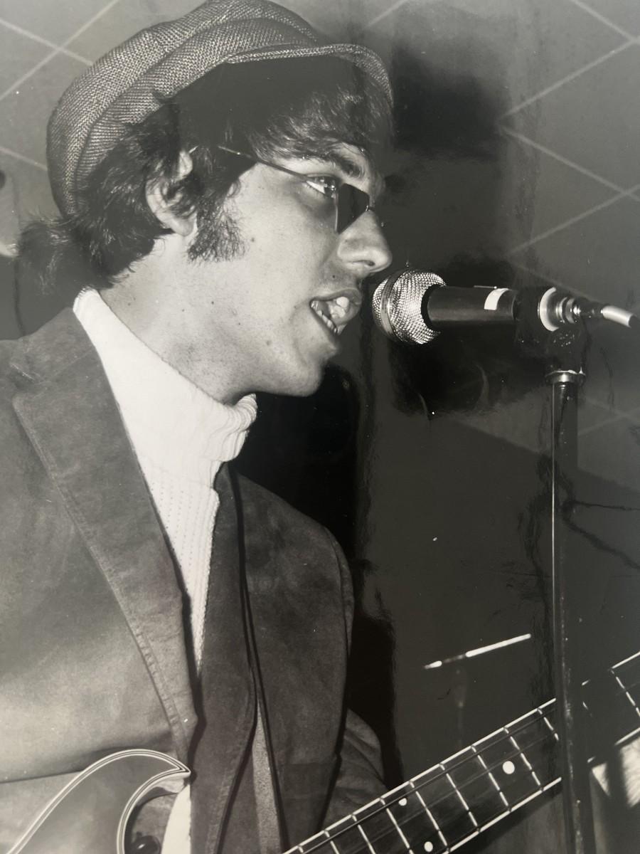 The Grass Roots Rob Grill signed photo | EstateSales.org