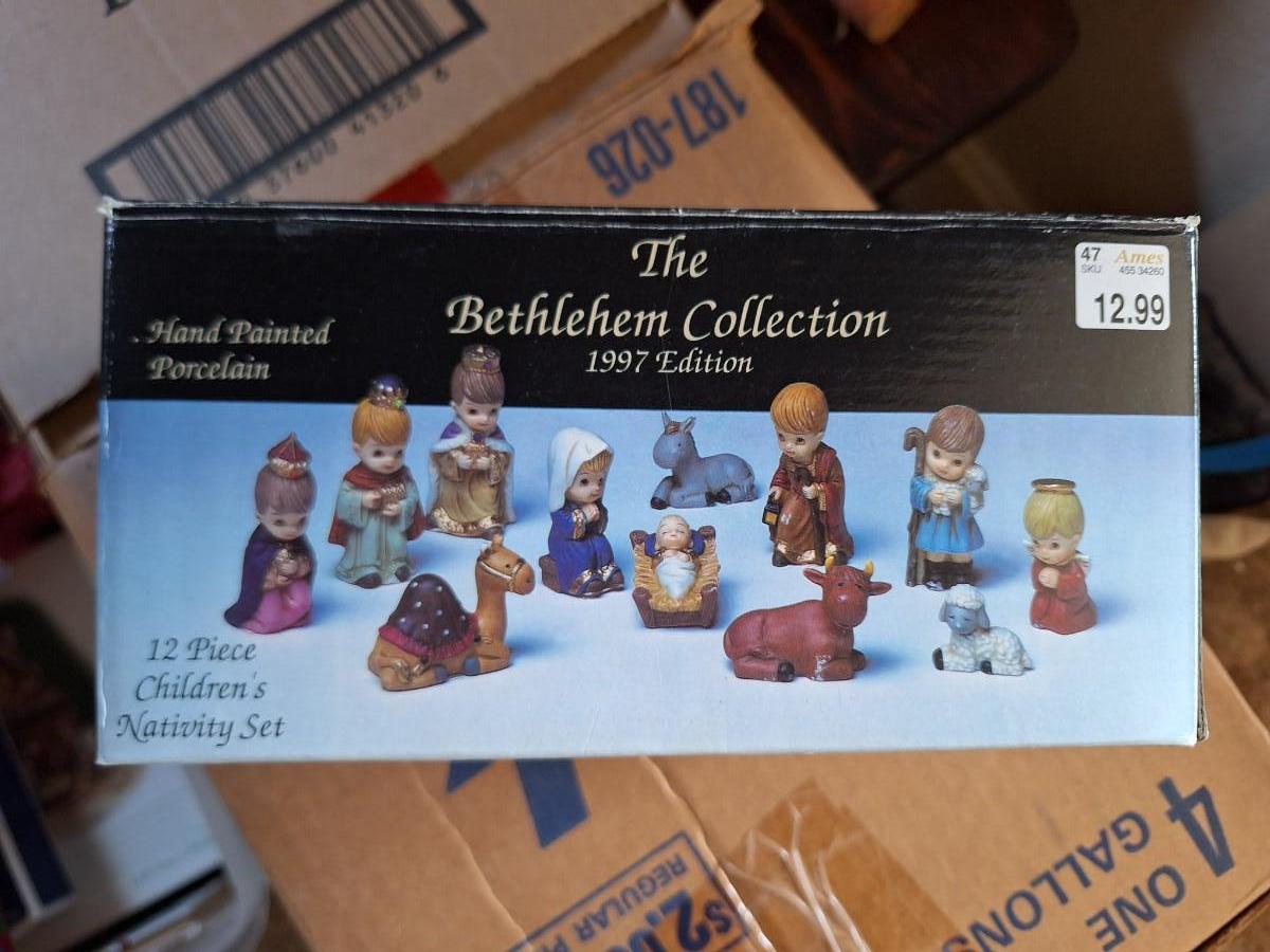 The Bethlehem Collection NAtivity | EstateSales.org