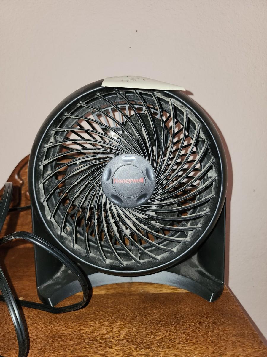 Honeywell fan. | EstateSales.org