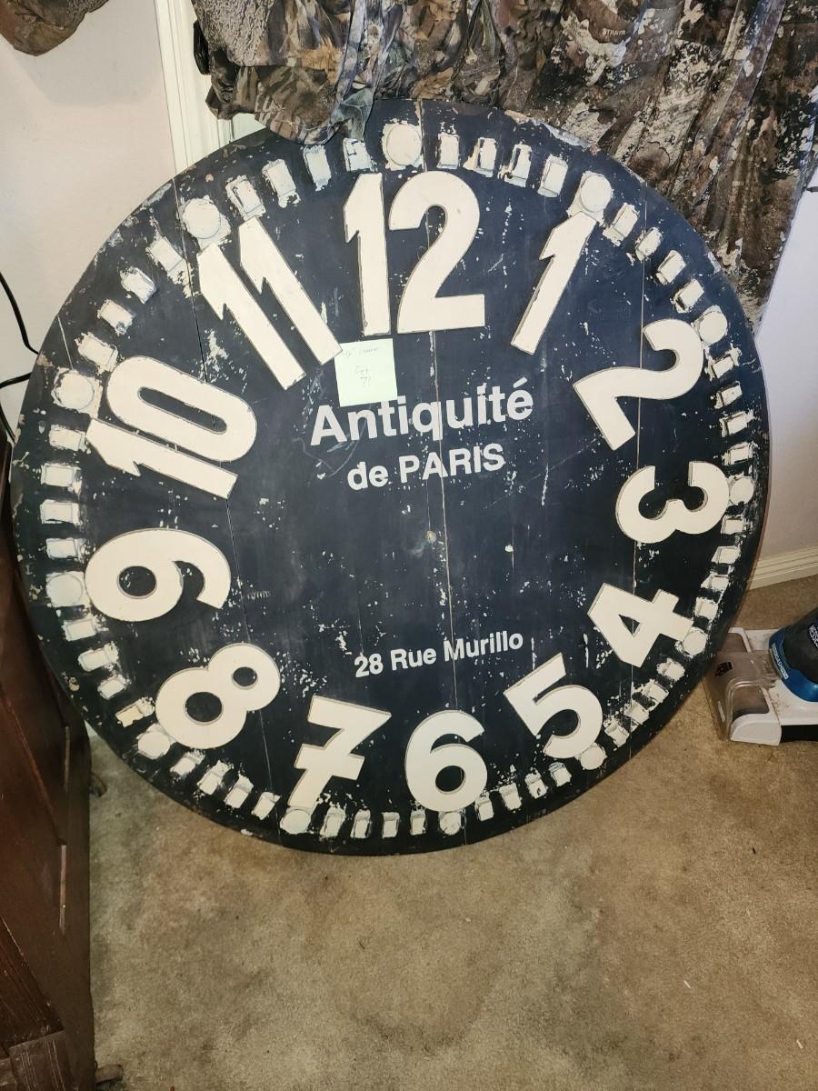 Large wall clock missing hands | EstateSales.org