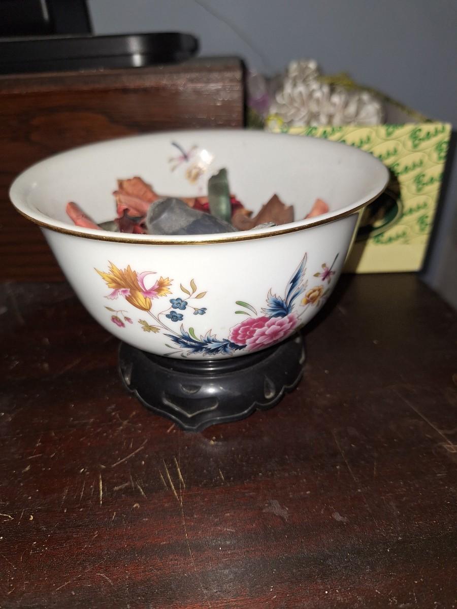 Avon American Heirloom Porcelain Bowl With Display Stand 6 ...
