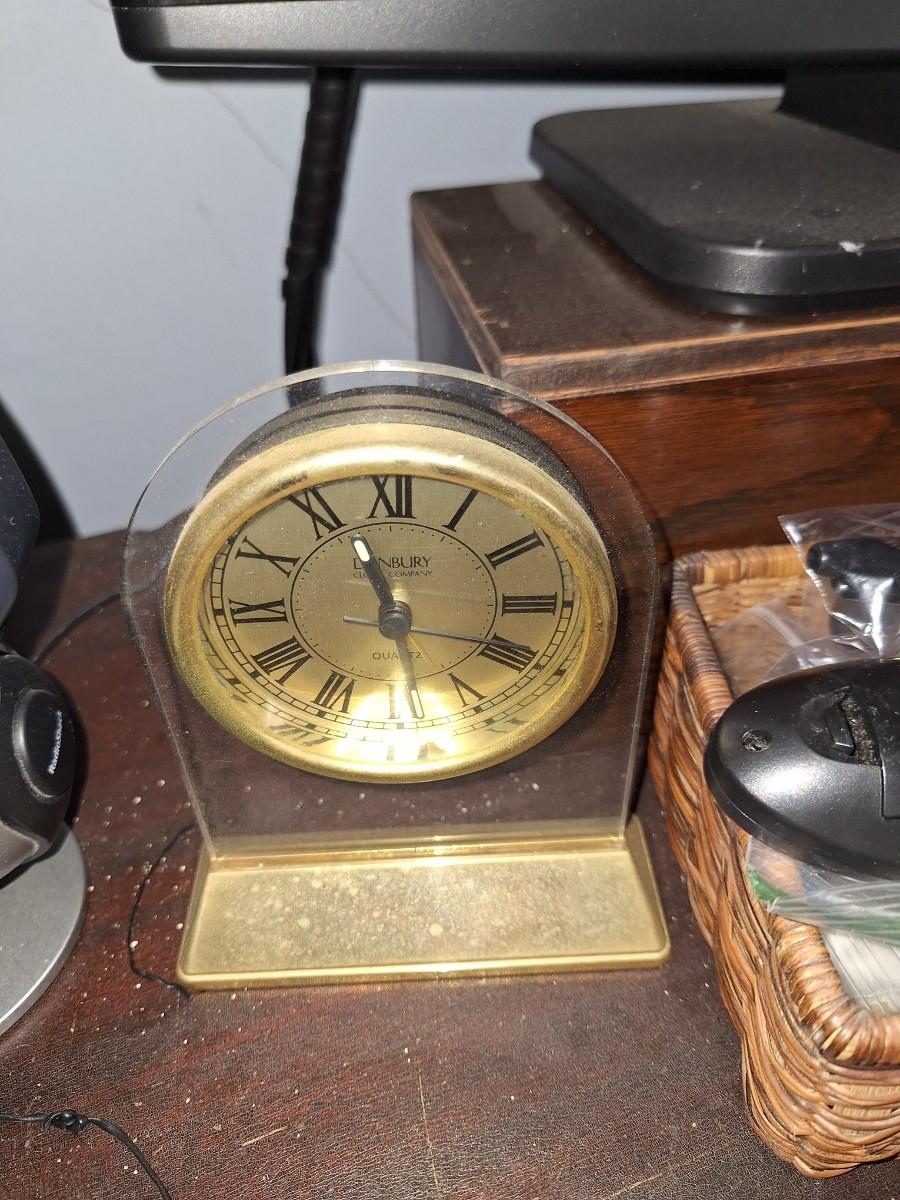 Danbury desk Clock | EstateSales.org