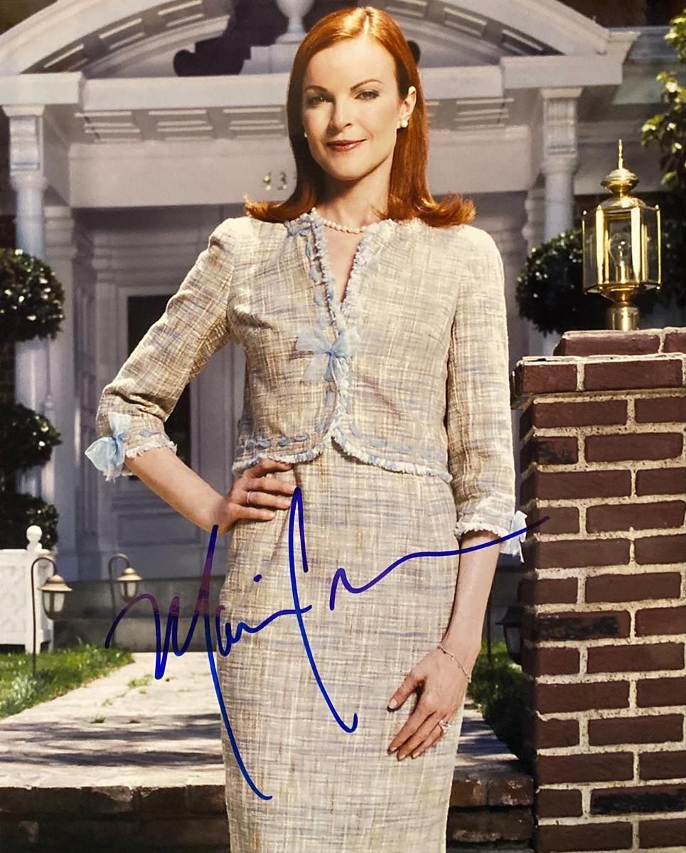 Marcia Cross Signed Photo | EstateSales.org