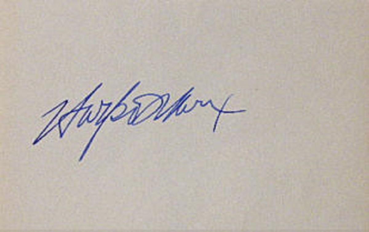 Harpo Marx signature slip | EstateSales.org
