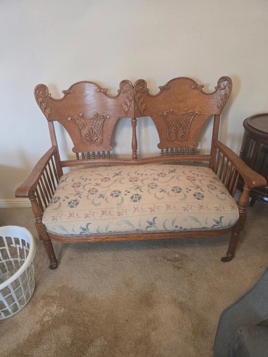 Antique Bench | EstateSales.org