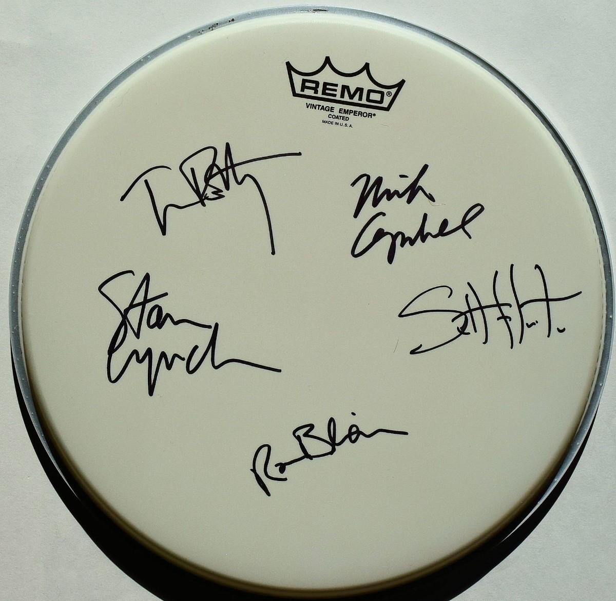 Tom Petty signed drum head | EstateSales.org