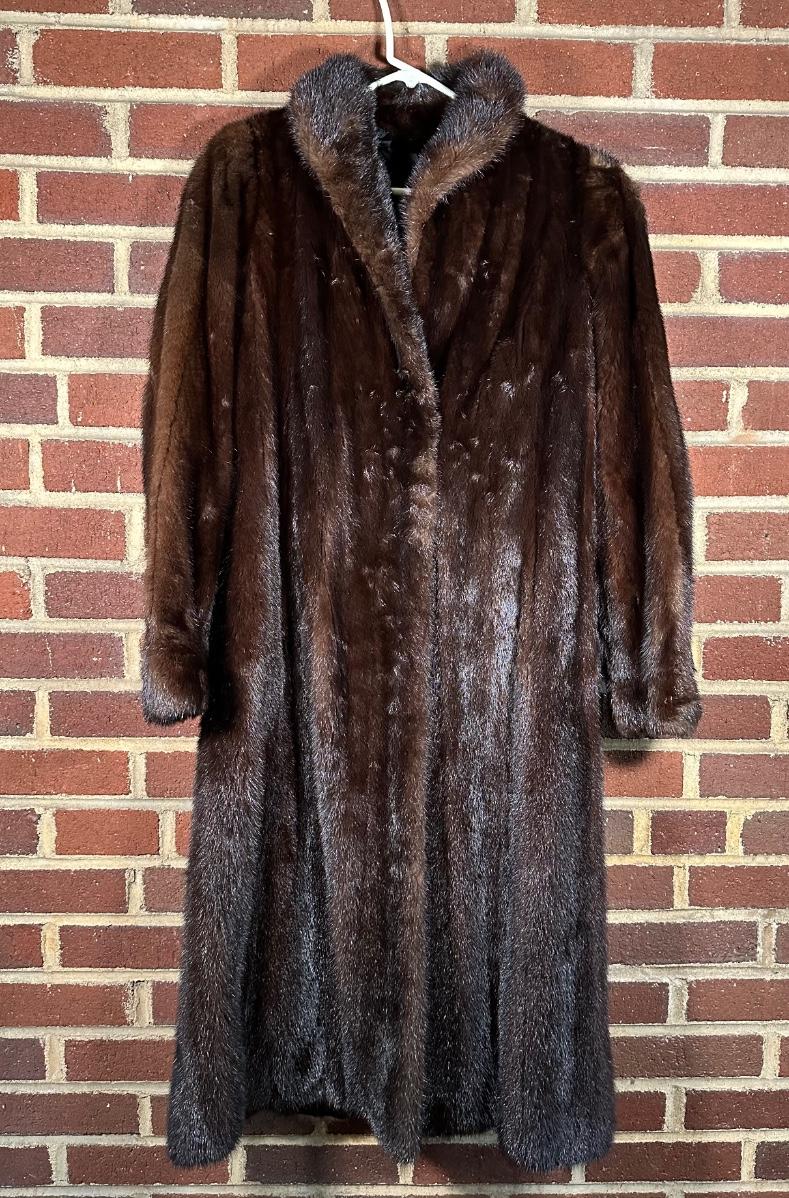 LOT 96L: Vintage Mink Fur Coat | EstateSales.org