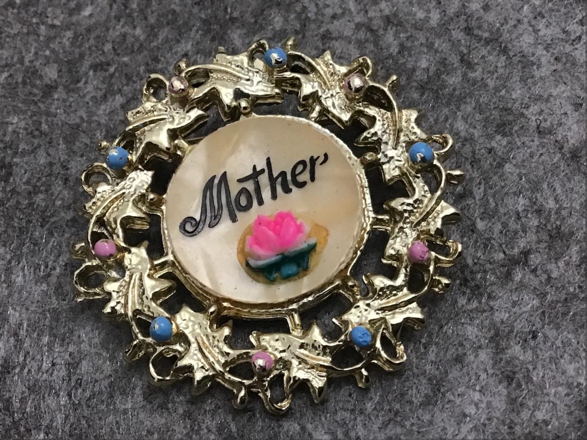 Mother Brooch Vintage | EstateSales.org