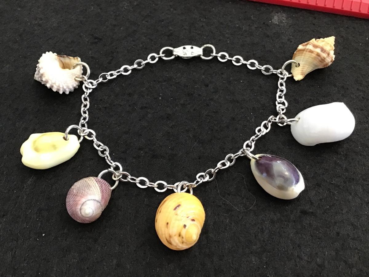 Vintage Sea Shell Bracelet | EstateSales.org
