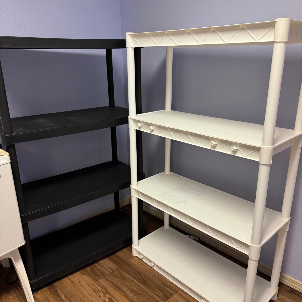 Group of plastic racks | EstateSales.org