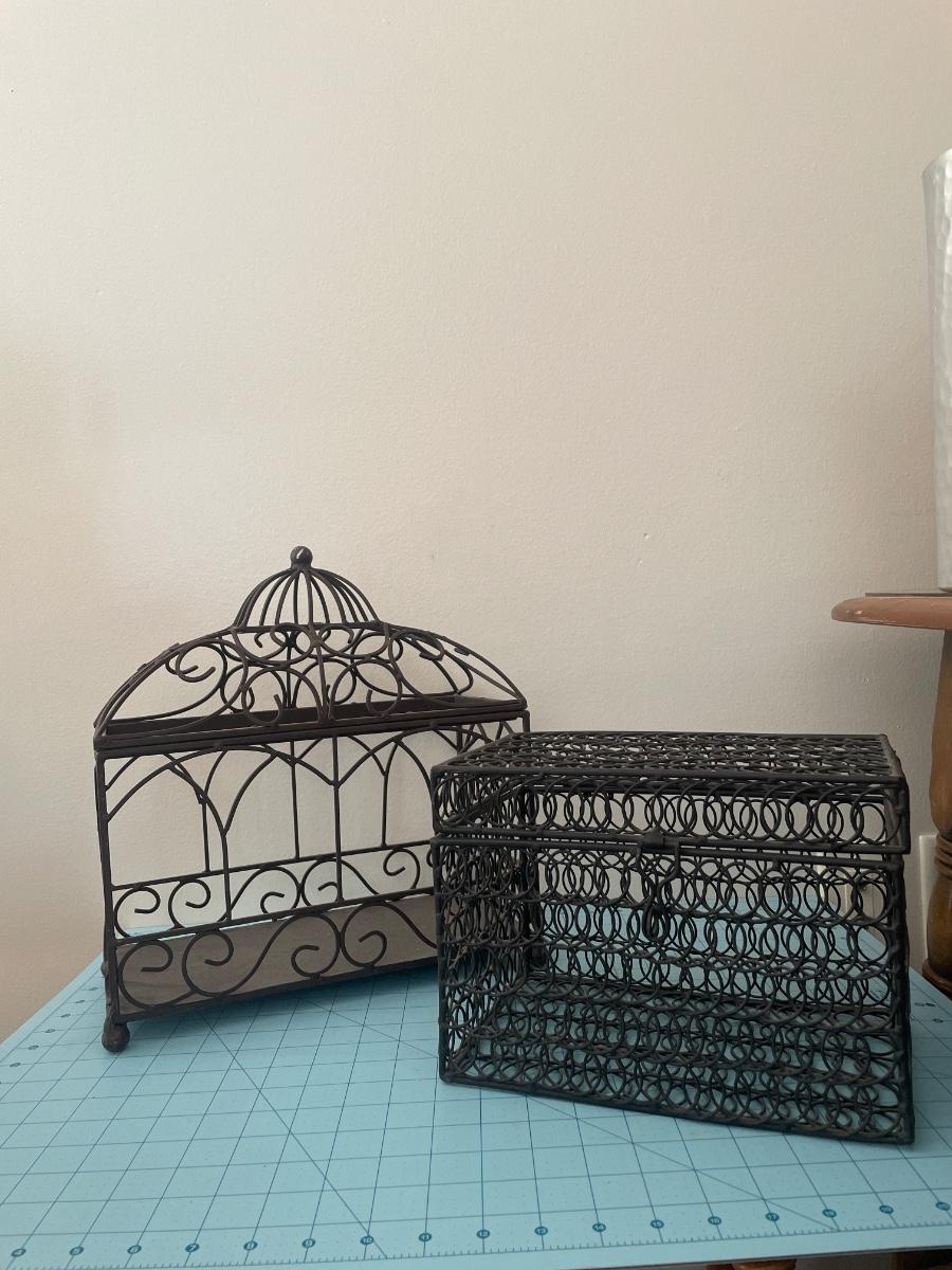 Metal boxes | EstateSales.org