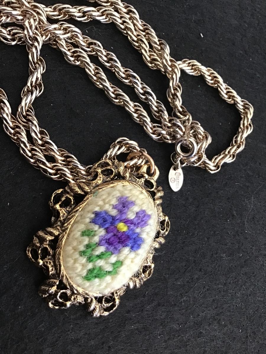 Vintage Point Embroidered purple Voilet pendant. Citation Chain Vintage ...