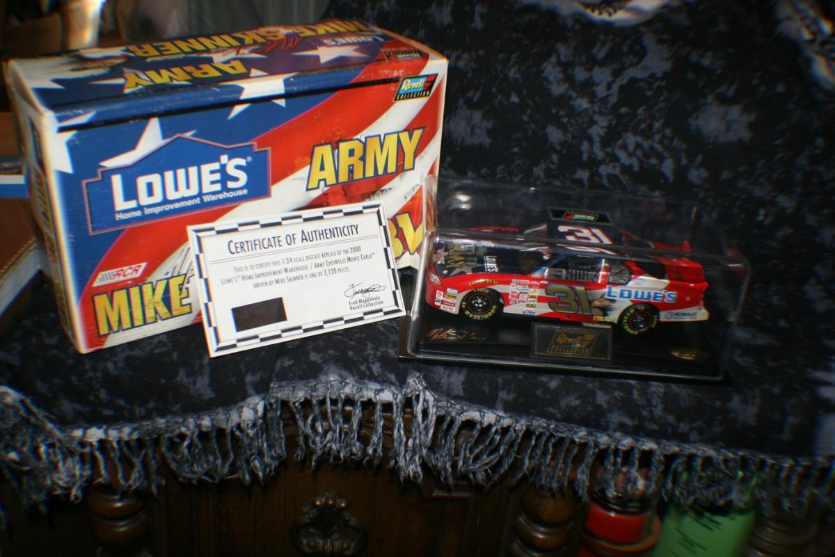 Mike Skinner #31 Lowe's/Army | EstateSales.org