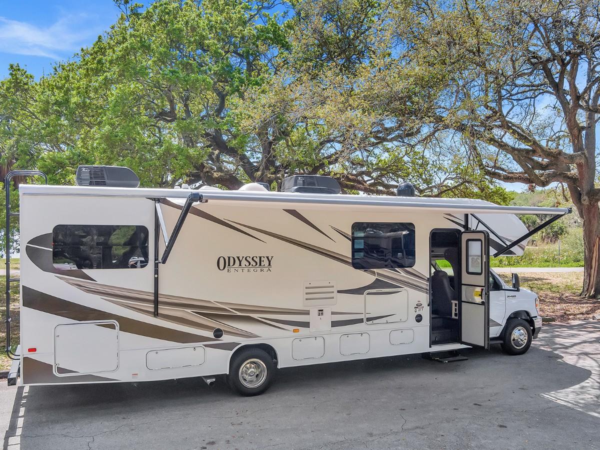 2022 Entegra Coach ODYSSEY 31F Class C | EstateSales.org