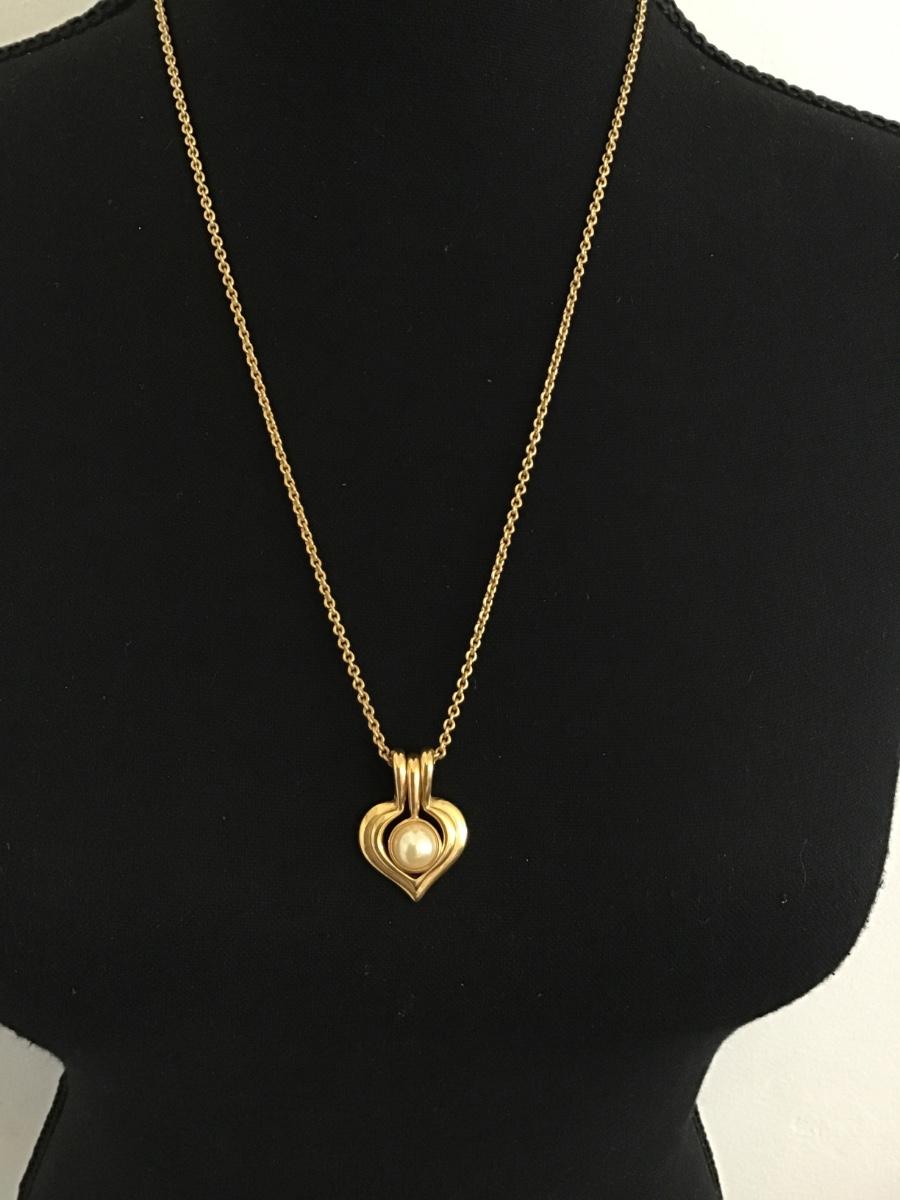 Nolan Miller Necklace Heart and Pearl | EstateSales.org