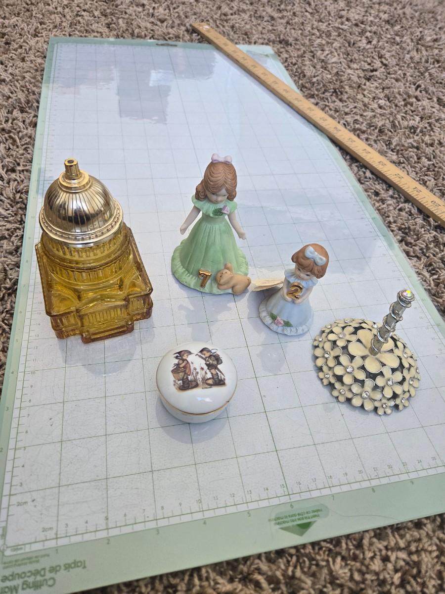 Collection items | EstateSales.org