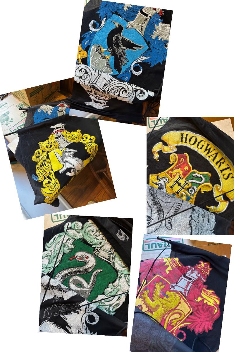 HARRY POTTER FLAG SET | EstateSales.org