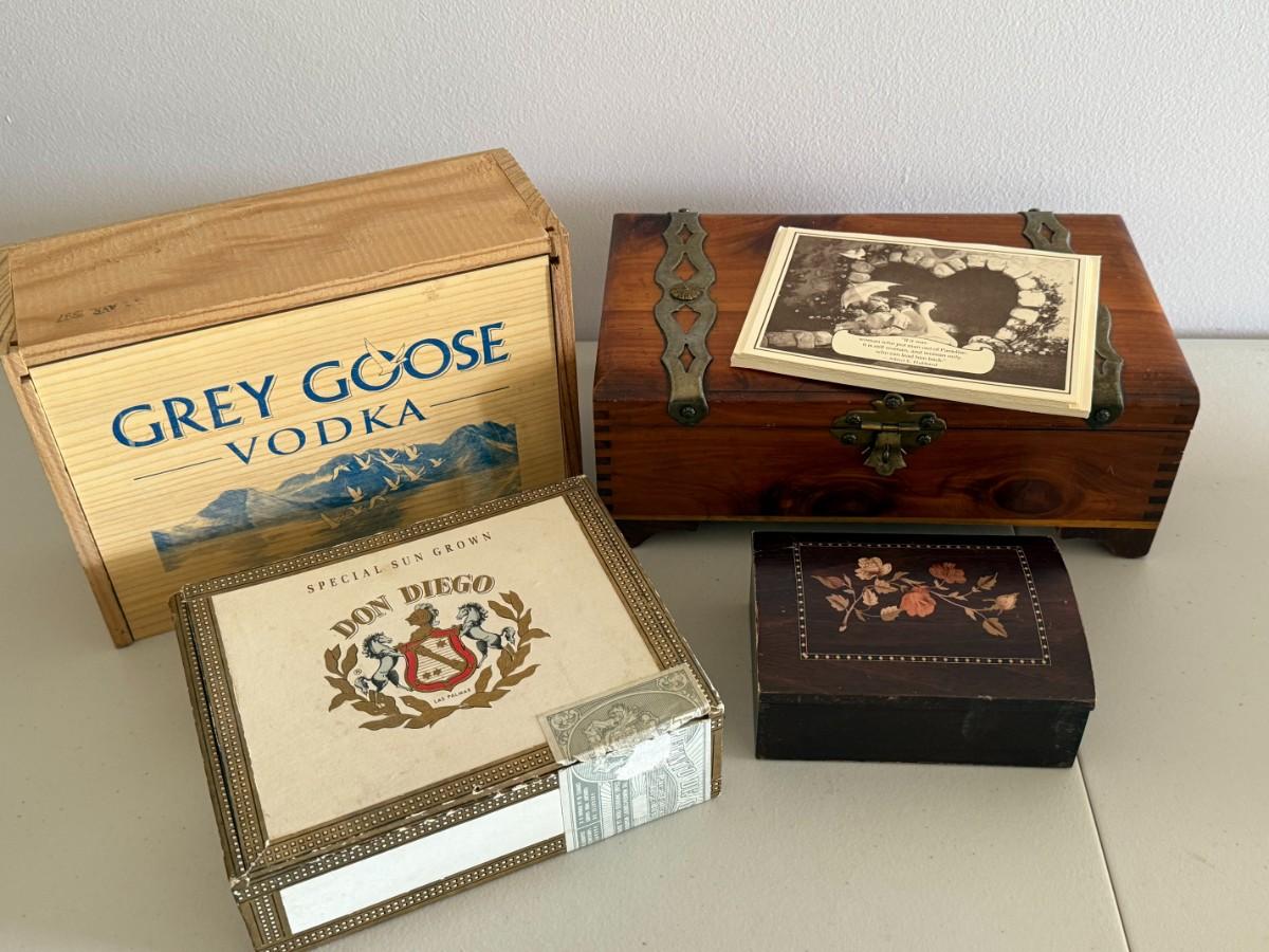 Wooden Box Lot | EstateSales.org