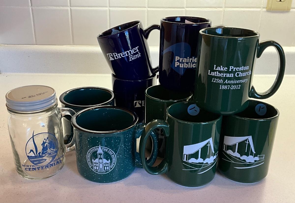 Group of Mugs | EstateSales.org