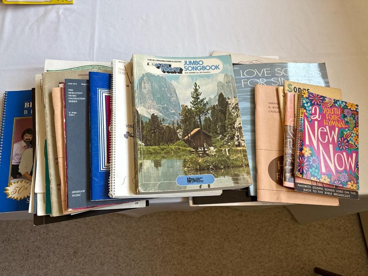 Piano books | EstateSales.org