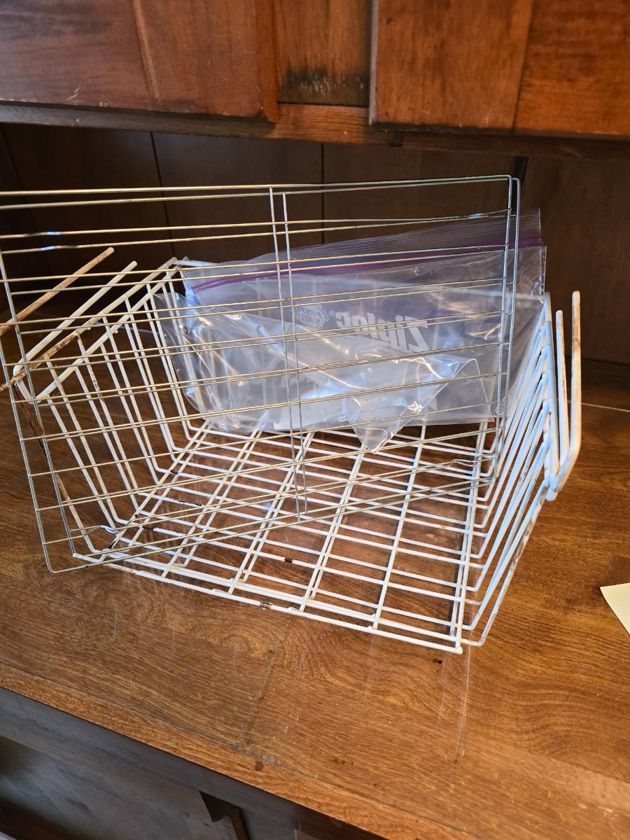 Wire racks | EstateSales.org