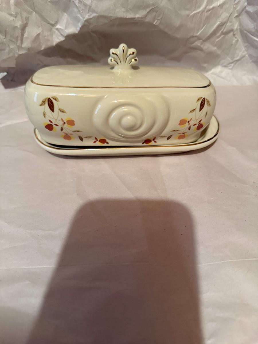 Hall Jewel Tea Autumn Leaf Nautilus Butter Dish | EstateSales.org