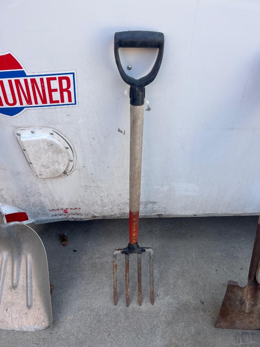 Manure fork | EstateSales.org