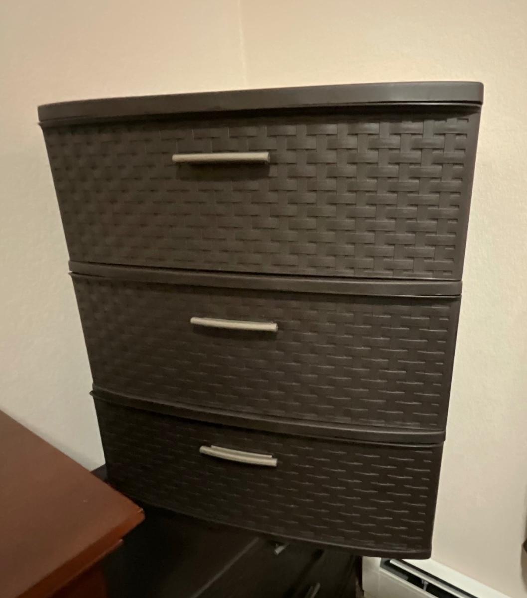 Sterilite 3 Drawer Wide Weave Brown Plastic Storage | EstateSales.org
