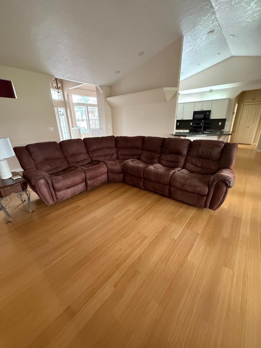 Large Brown Sectional | EstateSales.org