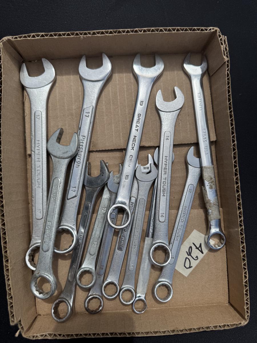 13 Pcs Assorted wrenches | EstateSales.org