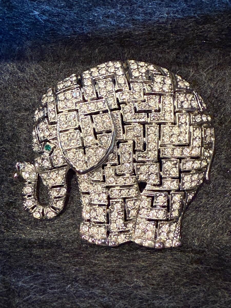 Elephant Pin | EstateSales.org