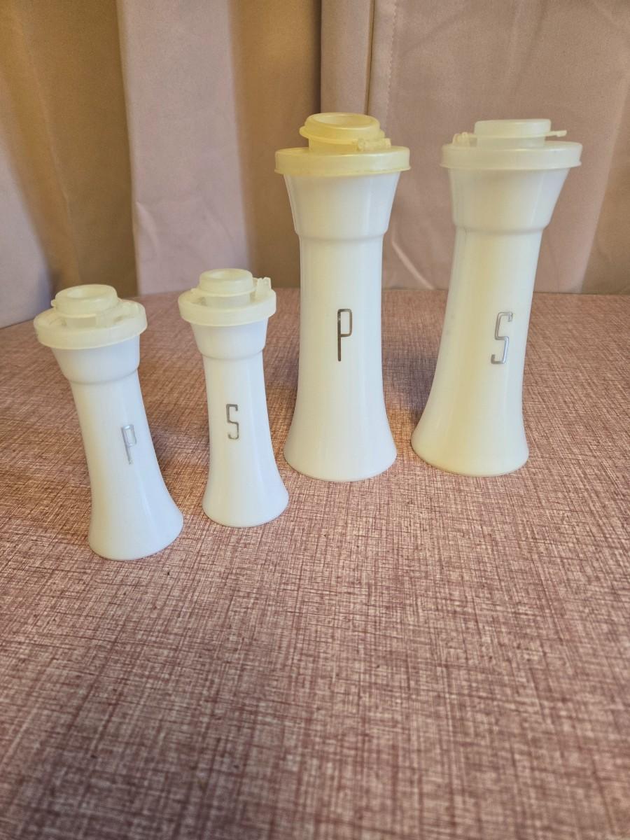 Vintage Tupperware Shakers | EstateSales.org