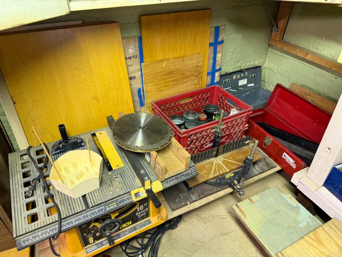 Bench Saw Lot (Basement) | EstateSales.org