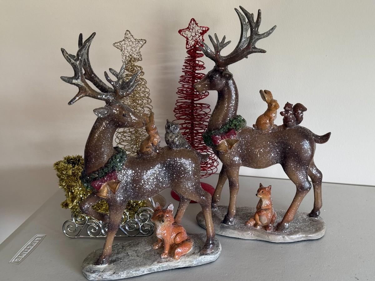Woodland Animals Reindeer Lot | EstateSales.org
