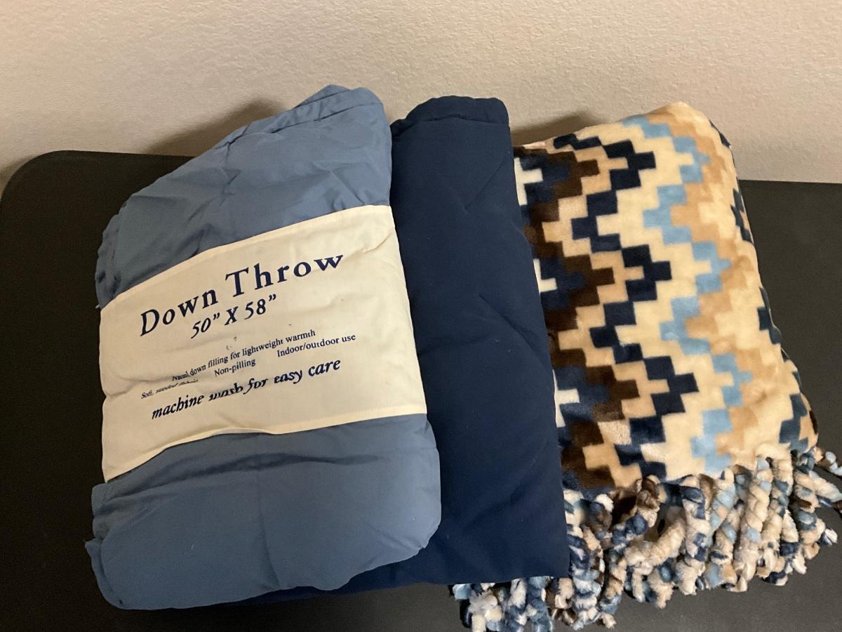 Down Throw plus | EstateSales.org
