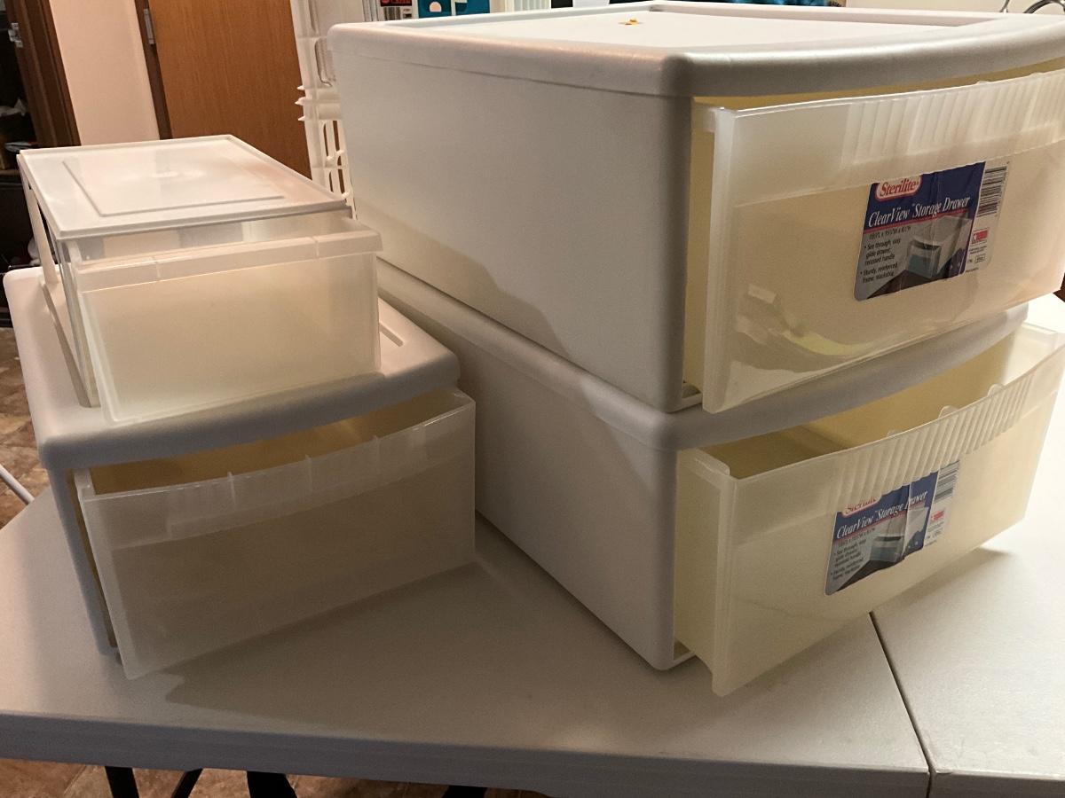 Storage containers | EstateSales.org