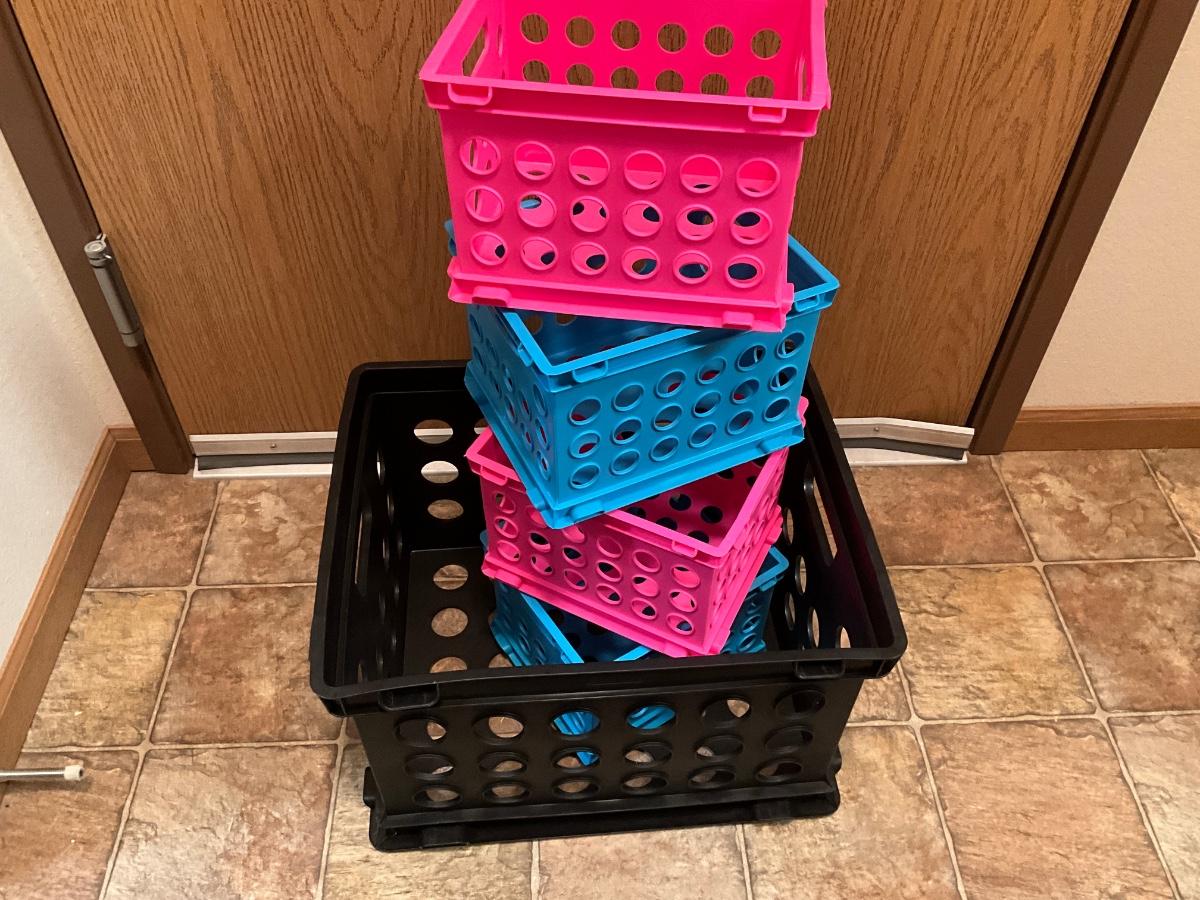 5 crates | EstateSales.org