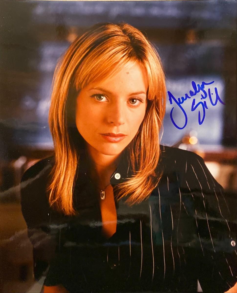Nip/Tuck Jessalyn Gilsig signed photo | EstateSales.org