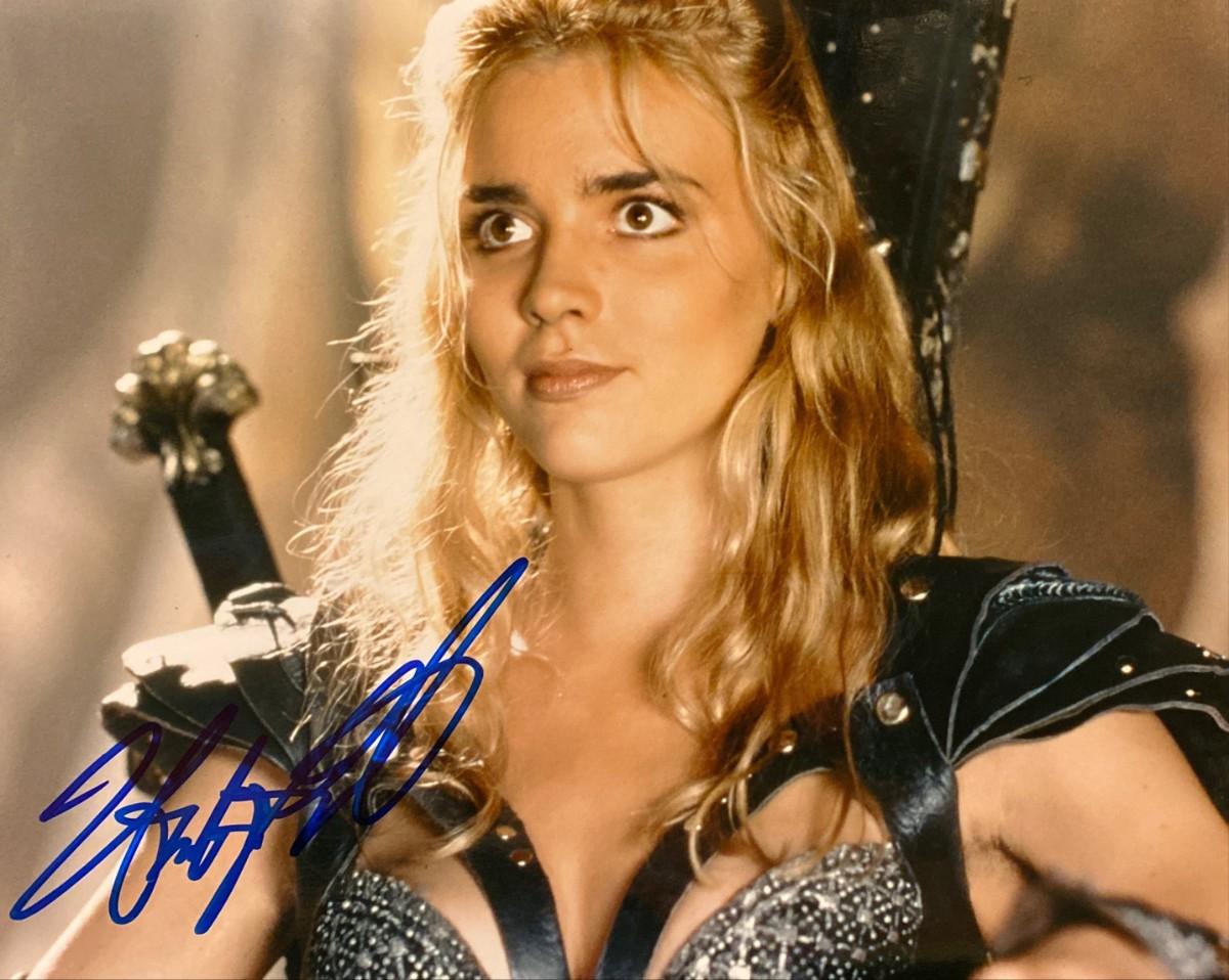 Xena: Warrior Princess Hudson Leick signed photo | EstateSales.org
