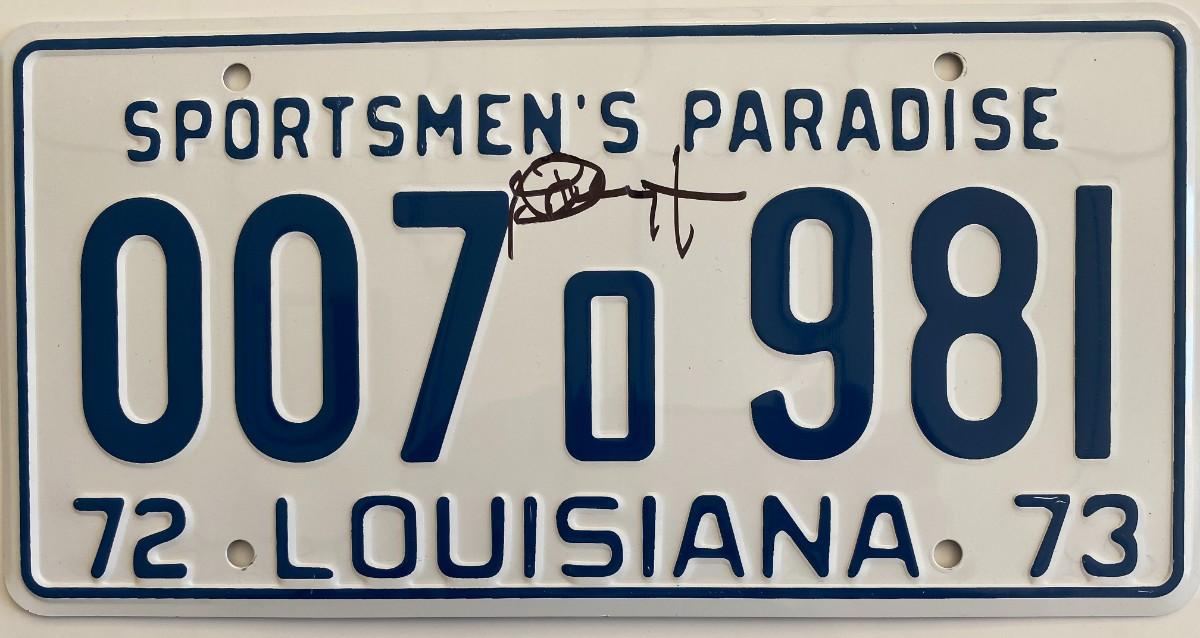 Jaws Richard Dreyfuss signed license plate | EstateSales.org