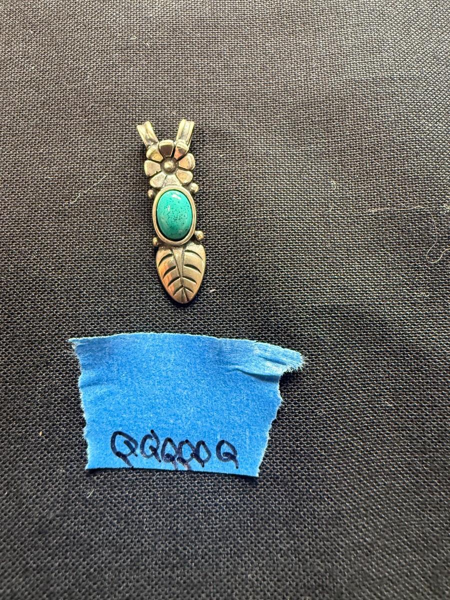 Bella Luce Pendant | EstateSales.org